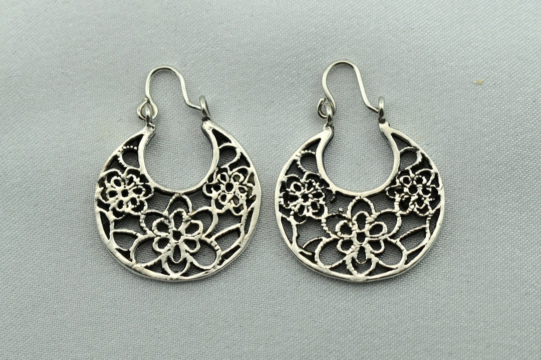 Beautiful Vintage Flower Design Sterling Silver Latch Back Earrings ...