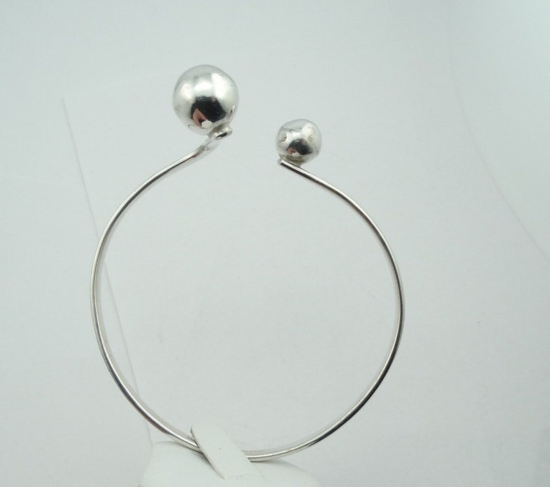Unique Vintage Ball Clasp Opening Bangle Bracelet in Silver. | Etsy