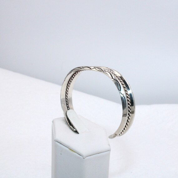 Unique Southwest Native American Rope And Stamped Fis… - Gem