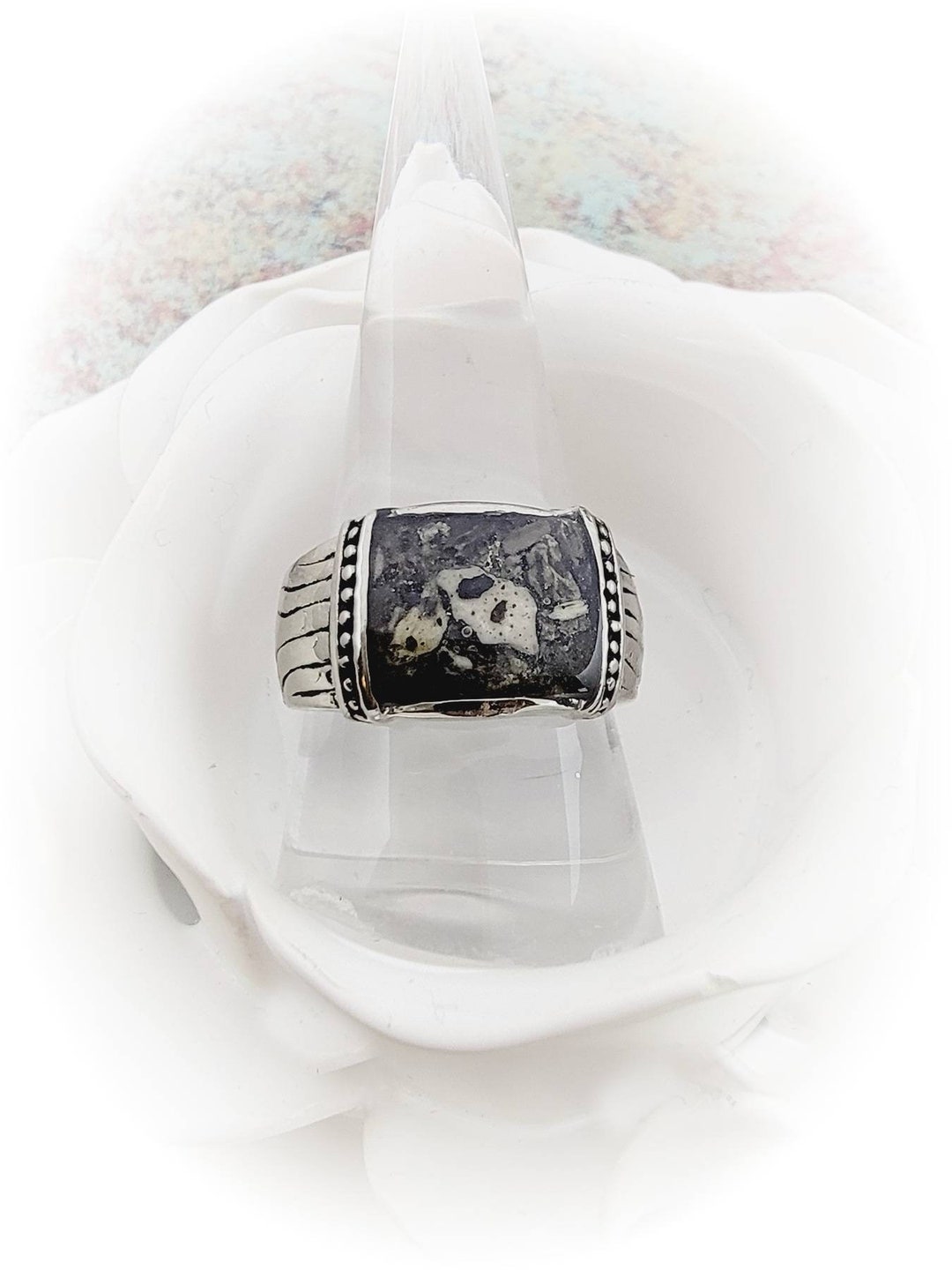 Men's Cremation Ring Made With Ashes Custom Memorial Ring Cremation ...