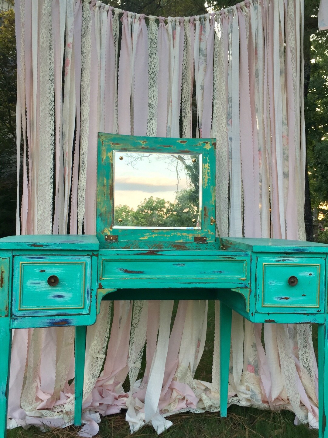 Distressed Vintage Vanity . - Etsy