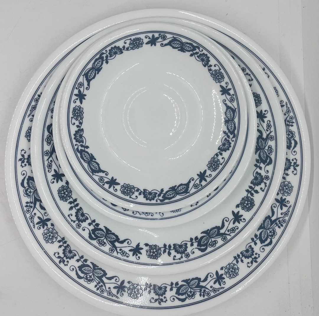 Vintage Corelle Old Towne Blue Dishes: Dinnerware Set With Blue Onion ...