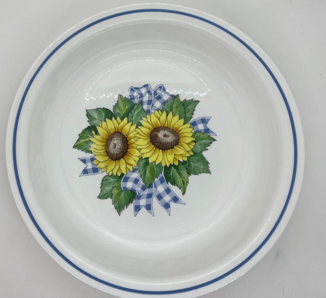Vintage Corelle Sunsations Sunflower Pie Plate, Dishes, Blue Plaid ...