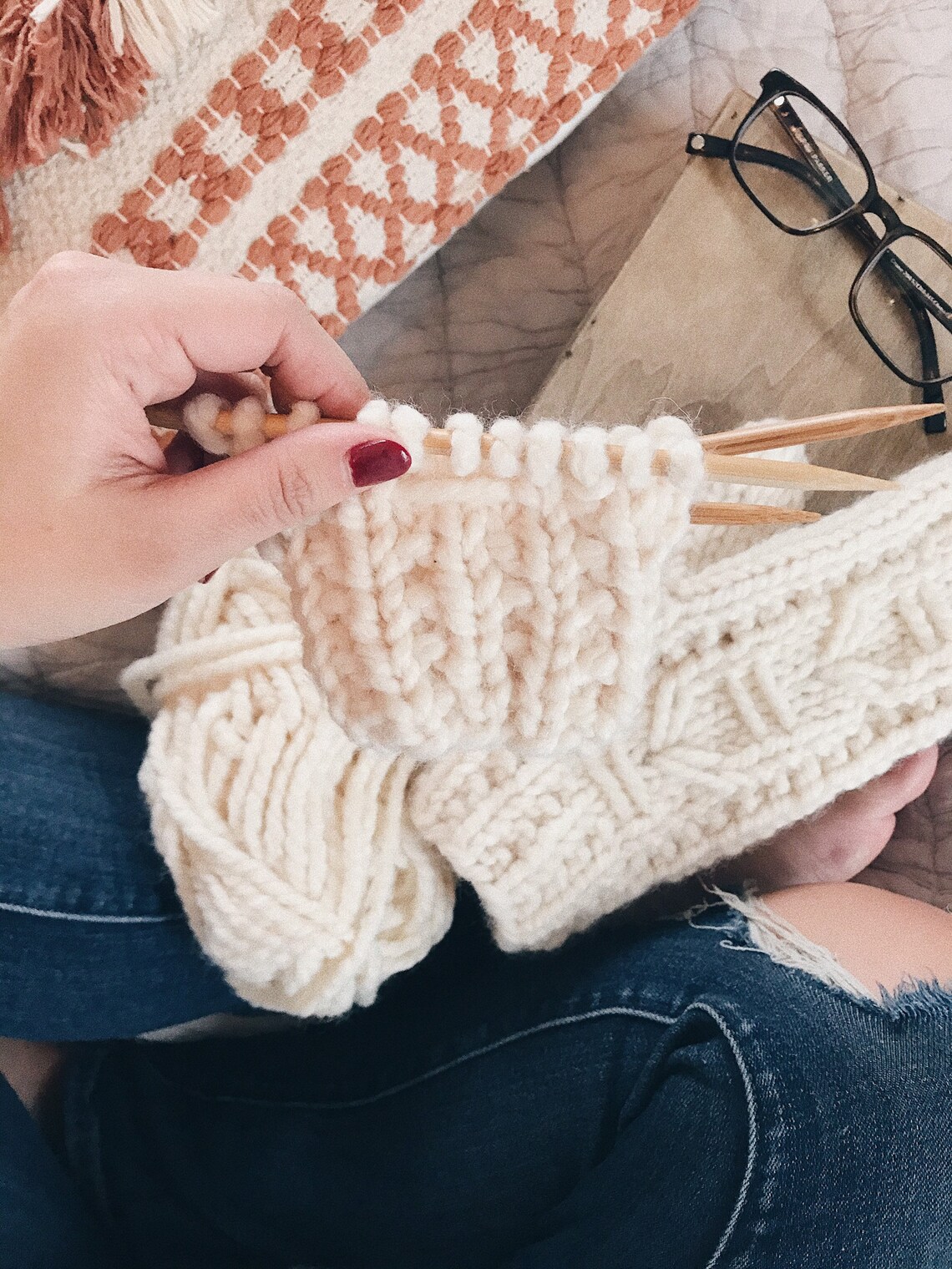 The Aztec Mittens / Knitting Pattern / Super Chunky Easy Knit | Etsy