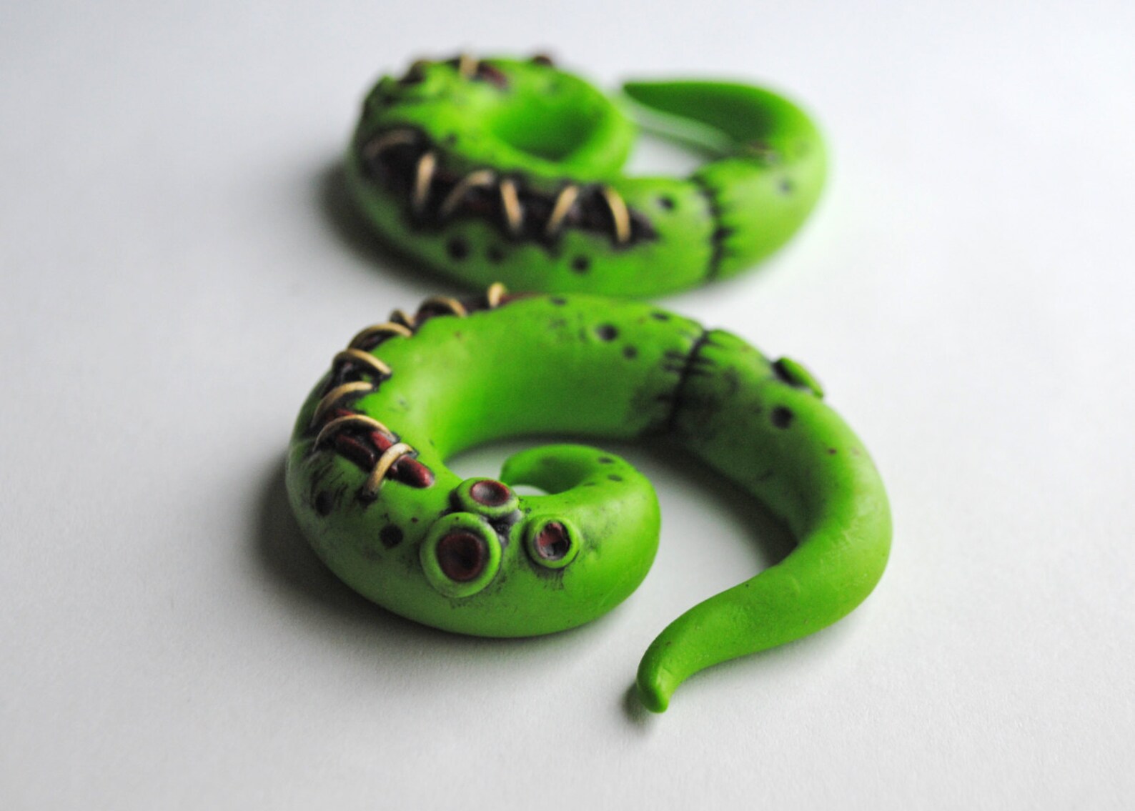 Zombie Gauges - Fake, 4g, 2g, 0g, 00g, 7/16", 1/2", 9/16", 5/8", 11/16 ...