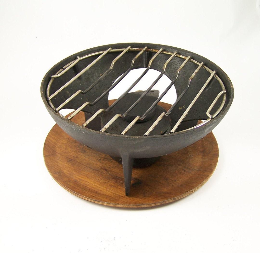 Le CREUSET | Black Raw Cast Iron Fondue Set With Wooden Tray | French ...