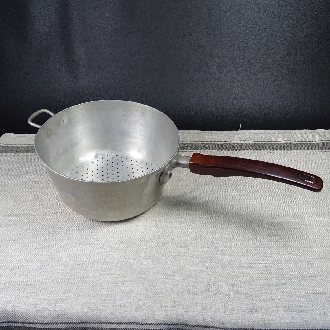 TOURNUS | Vintage Aluminum Kitchen Strainer With Brown Bakelite Handle ...