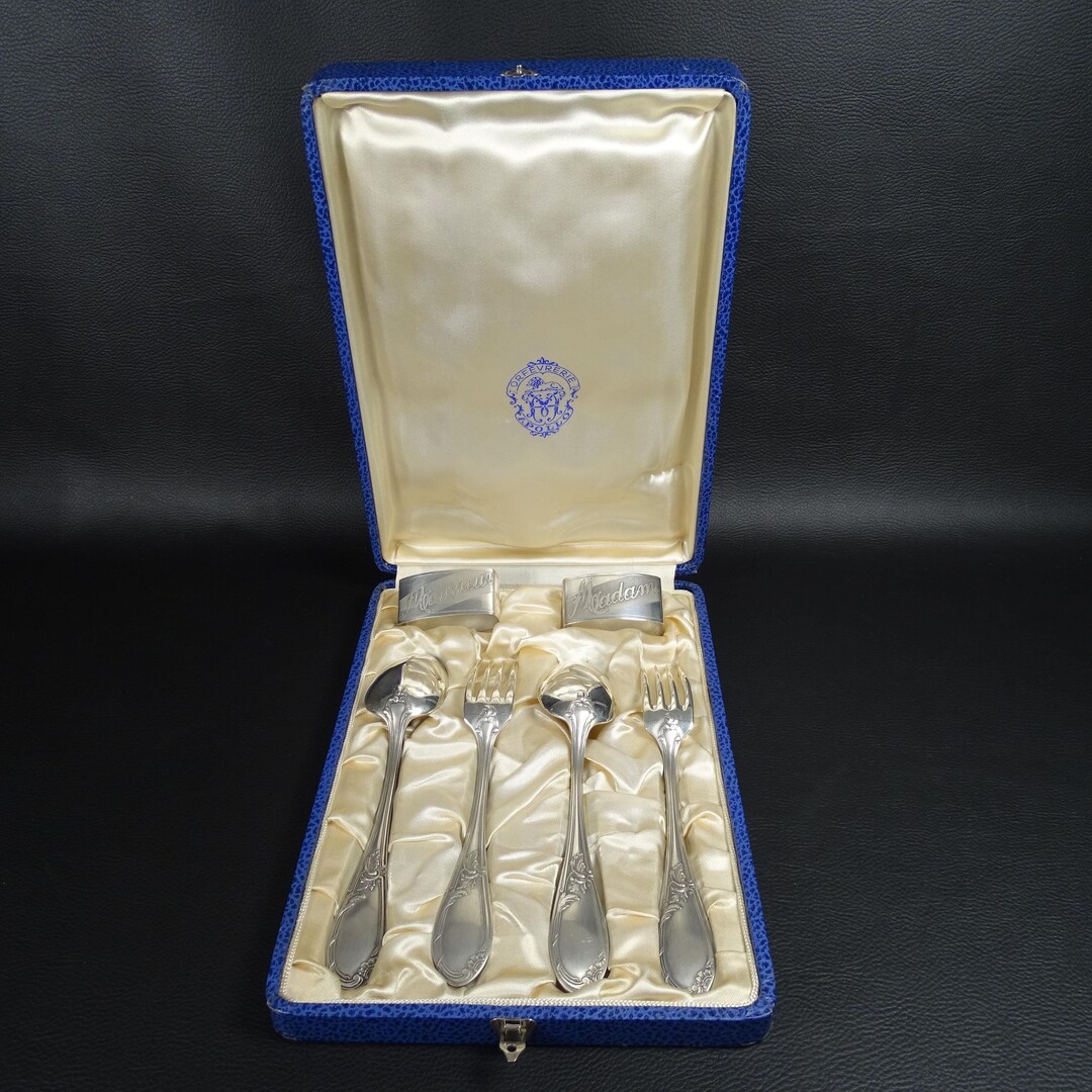 ART NEW | Blue Box for 4 Place Settings With 2 Monsieur and Madame ...