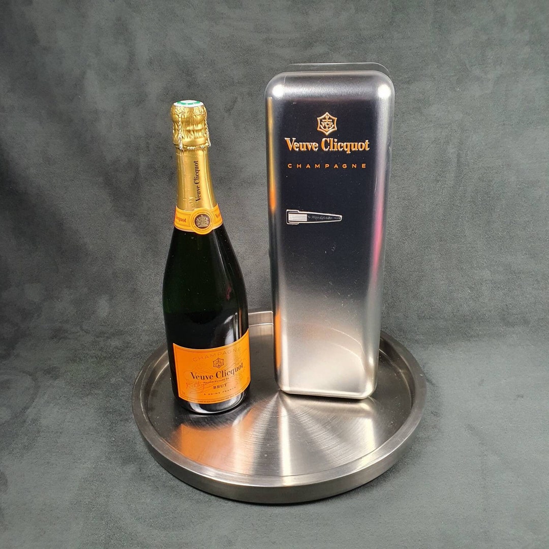 VEUVE CLICQUOT | Insulated Collector Box in the Shape of a Metal ...