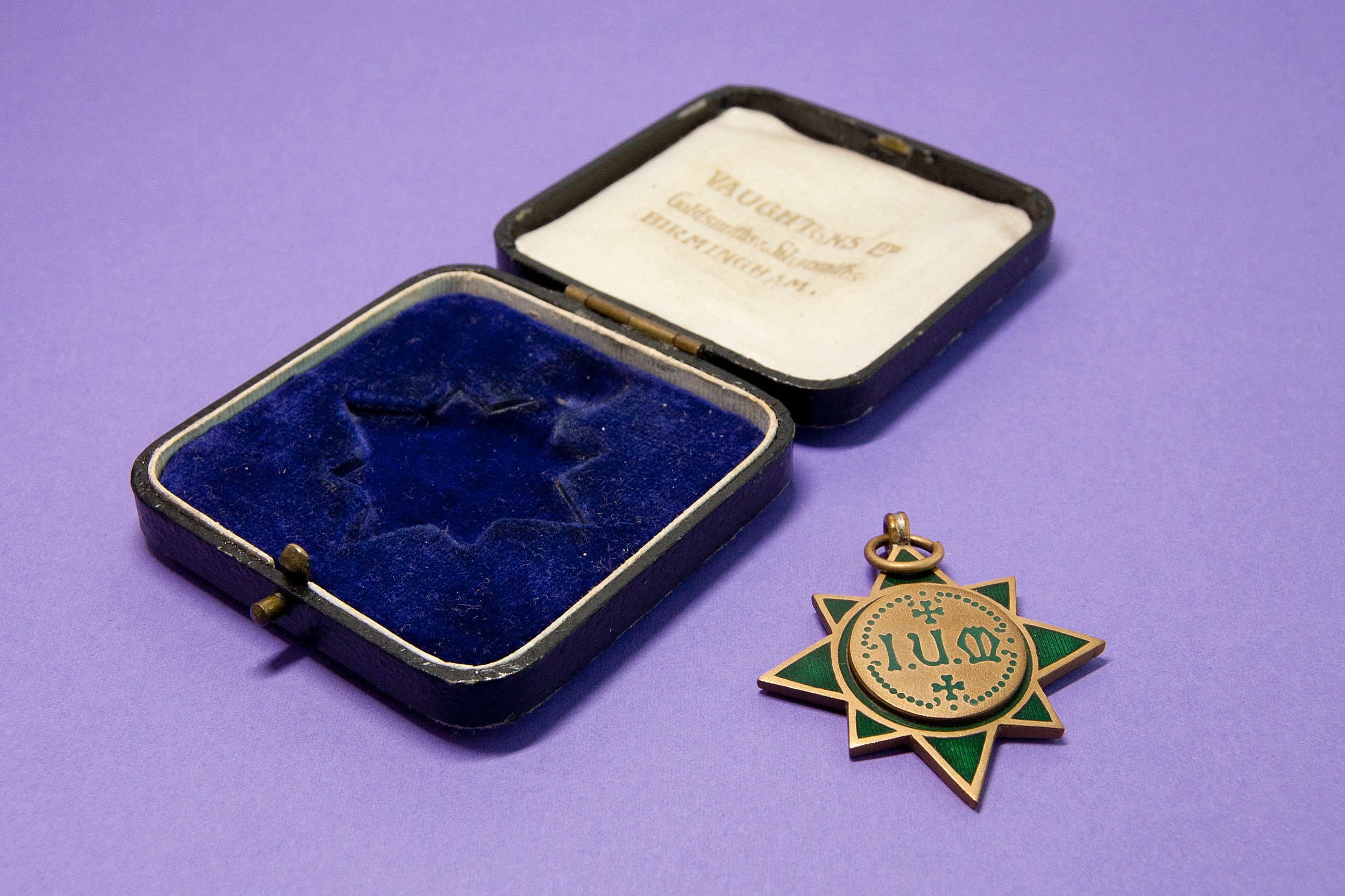 I.U.M Bronze Medal Presentation Box Vaughtons Ltd Art - Etsy