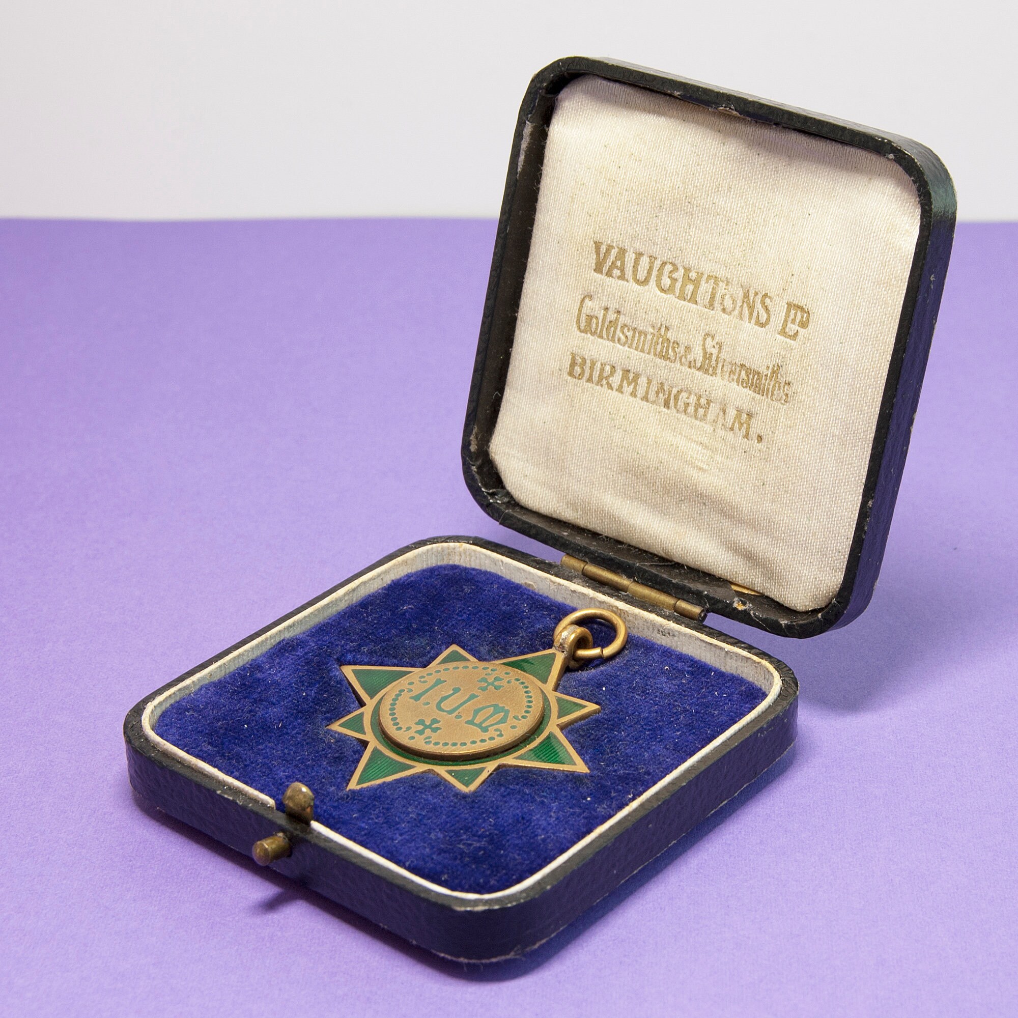 I.U.M Bronze Medal Presentation Box Vaughtons Ltd Art - Etsy