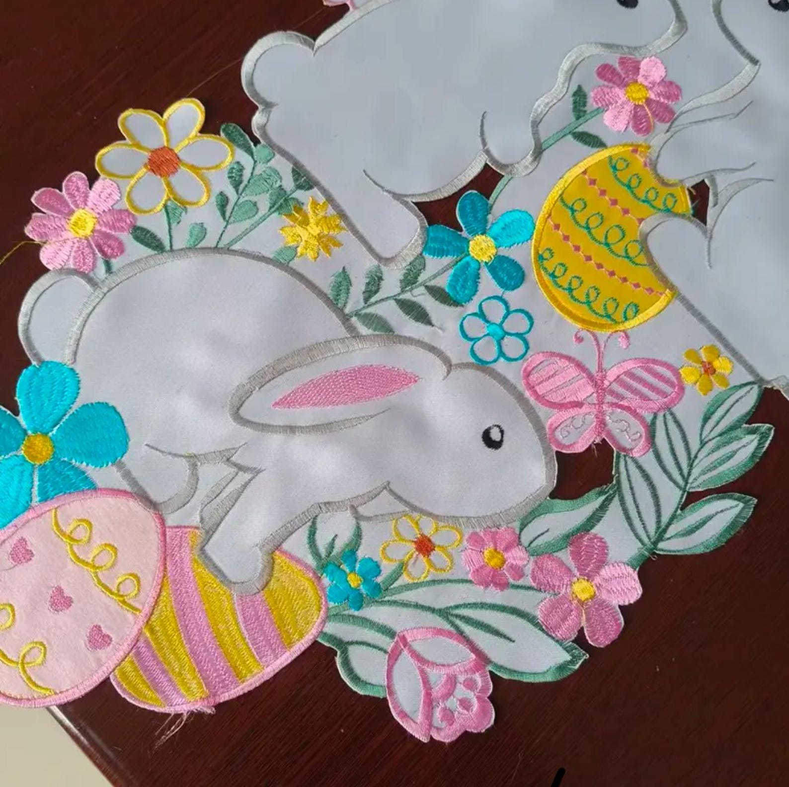 EASTER TABLE RUNNER White Bunny Colorful Eggs Embroidered Floral Fabric ...