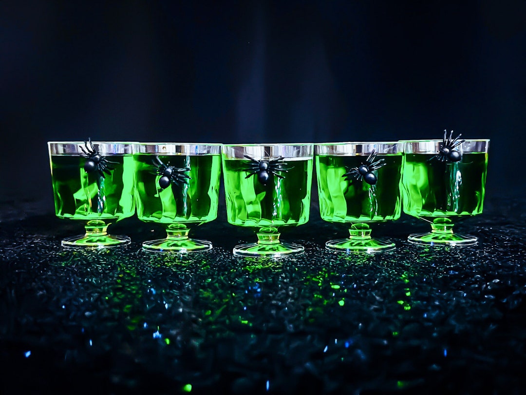 HALLOWEEN SHOT GLASSES With Spiders Horror Scary Creepy Drinkware From ...