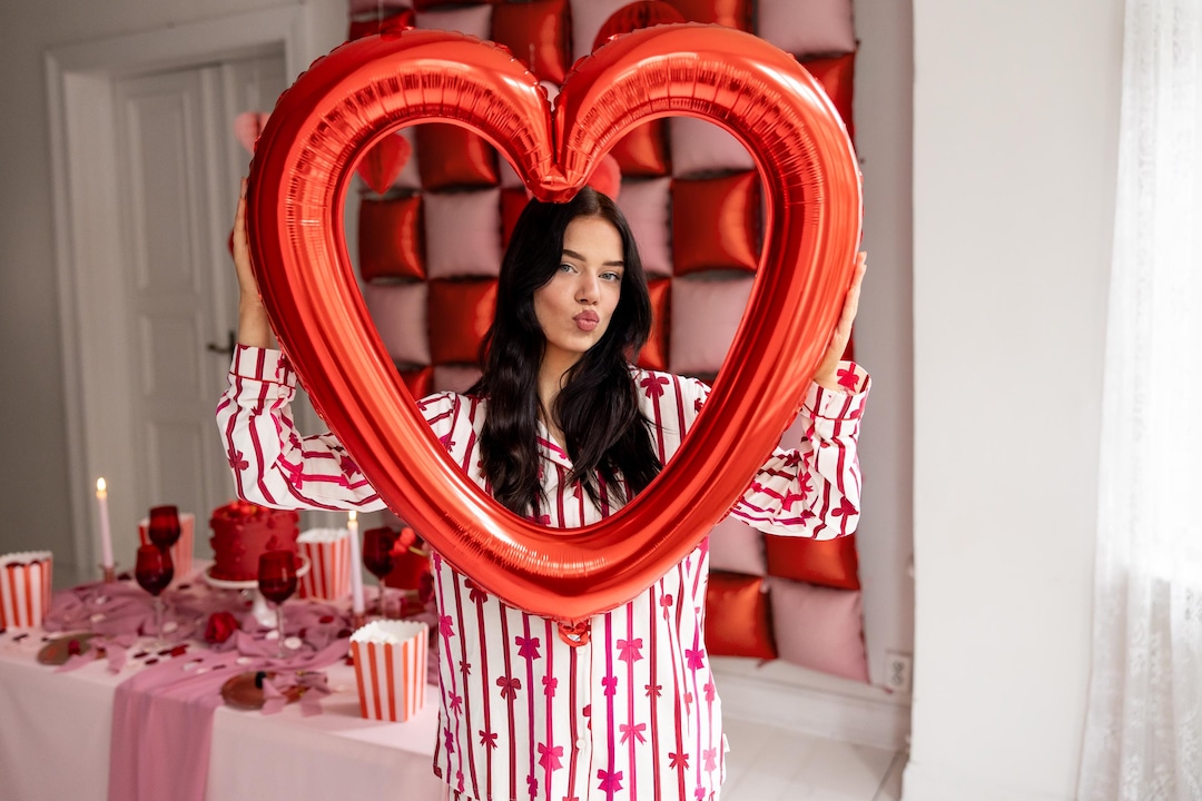 Red Open Heart Shape Balloon Frame Photo Prop Love Be Mine Romantic ...