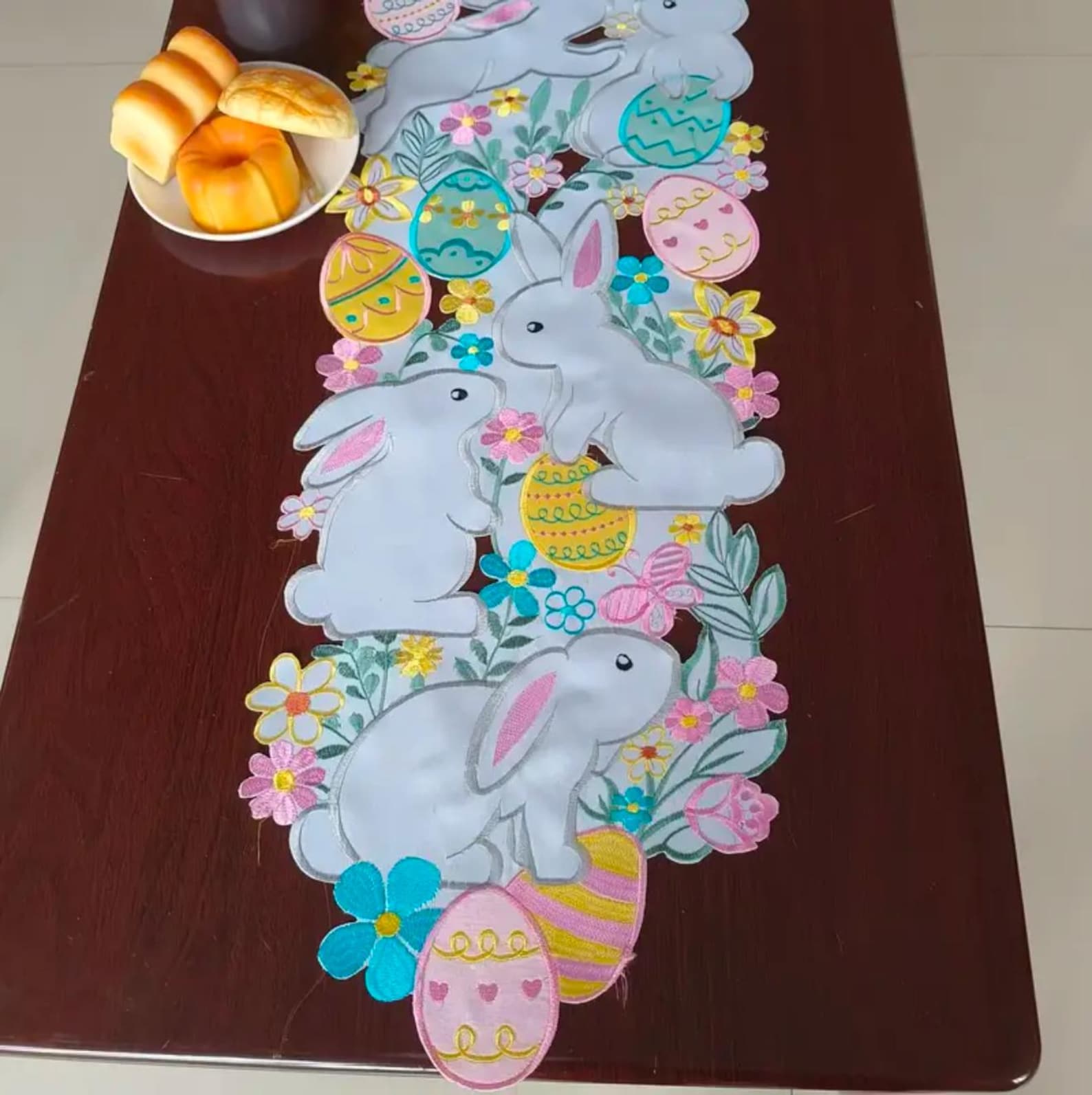 EASTER TABLE RUNNER White Bunny Colorful Eggs Embroidered Floral Fabric ...