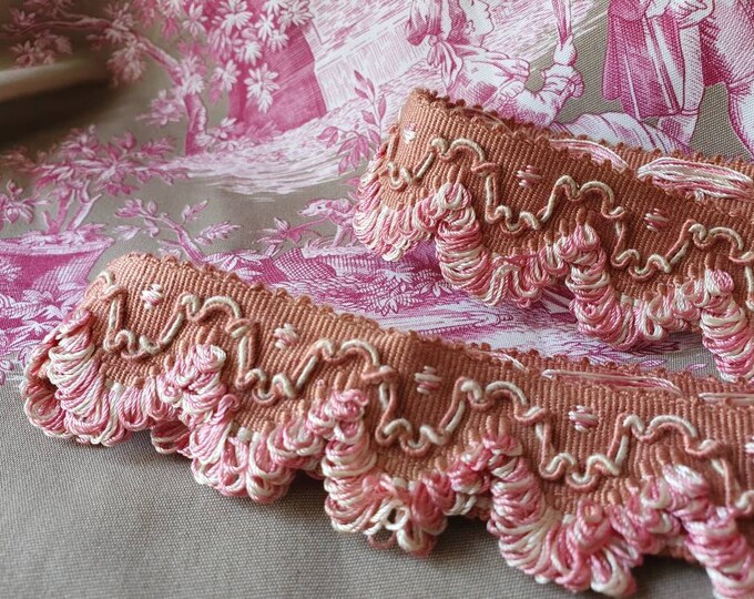 3.04 Mtrs of Stunning Vintage French Dusky Pink Scolloped Edge Silk ...