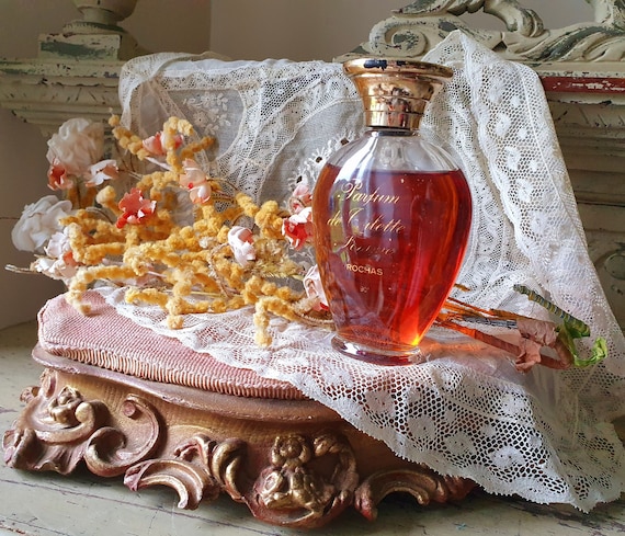 Rochas perfume store