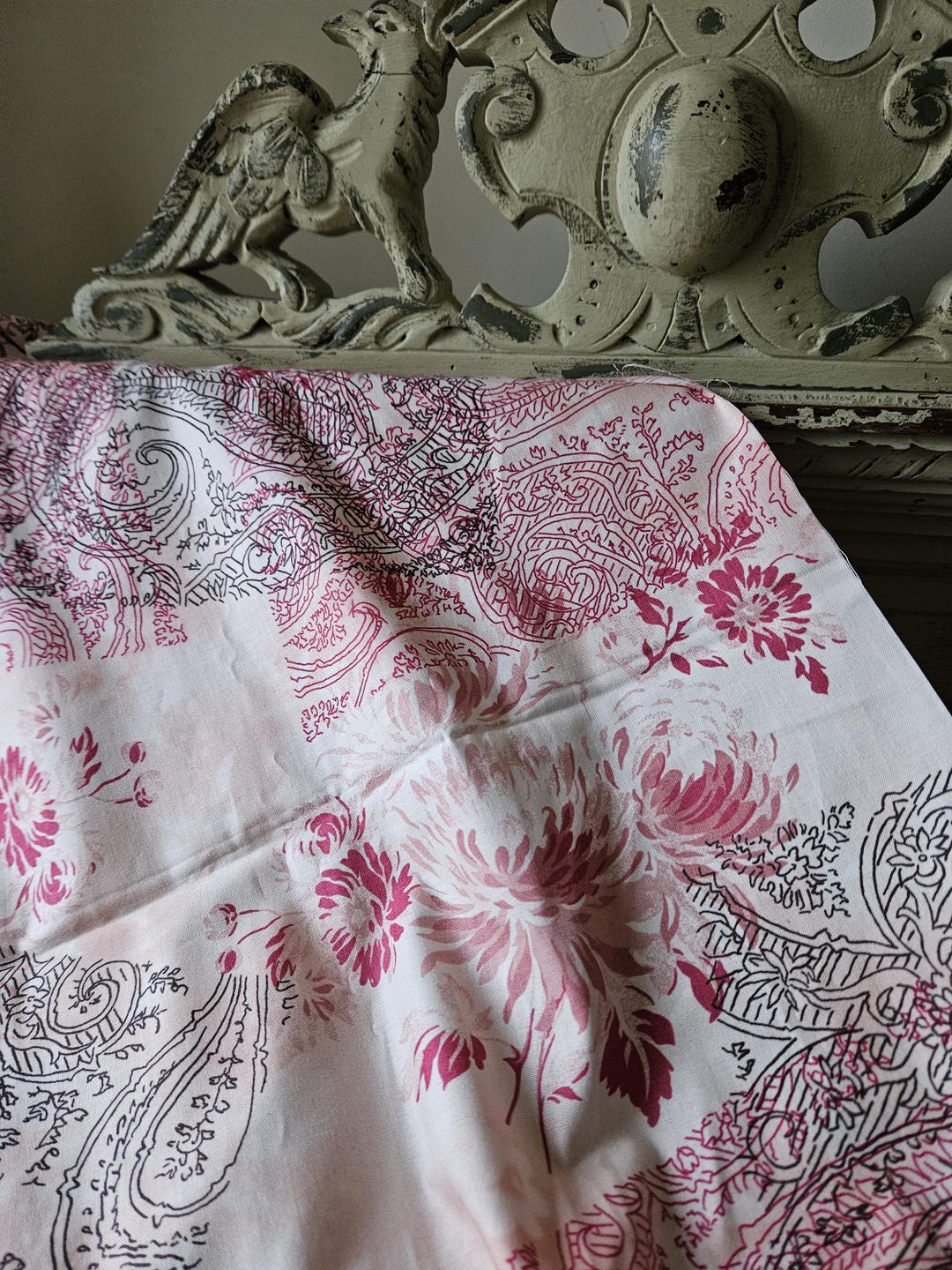 Joli Vintage French Shabby Chic Pink Abstract Chintz Fabric Remnant ...