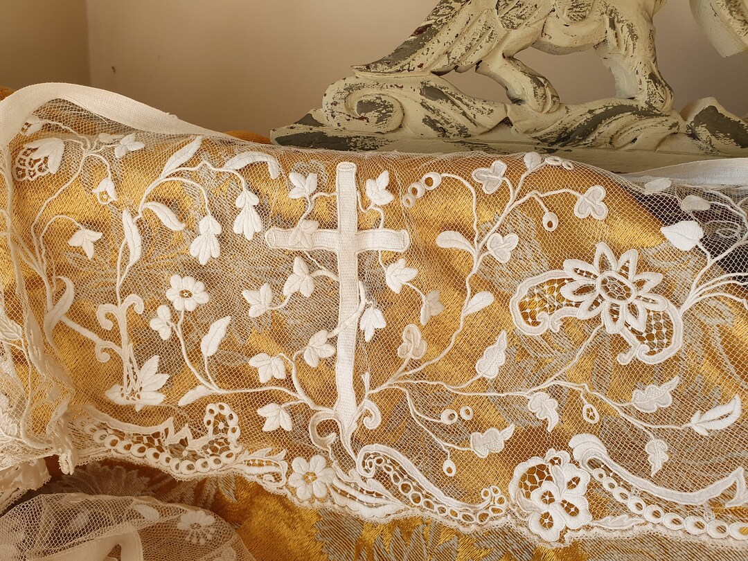 Simply STUNNING Antique French Religious Crucifix & Floral Dentelle ...