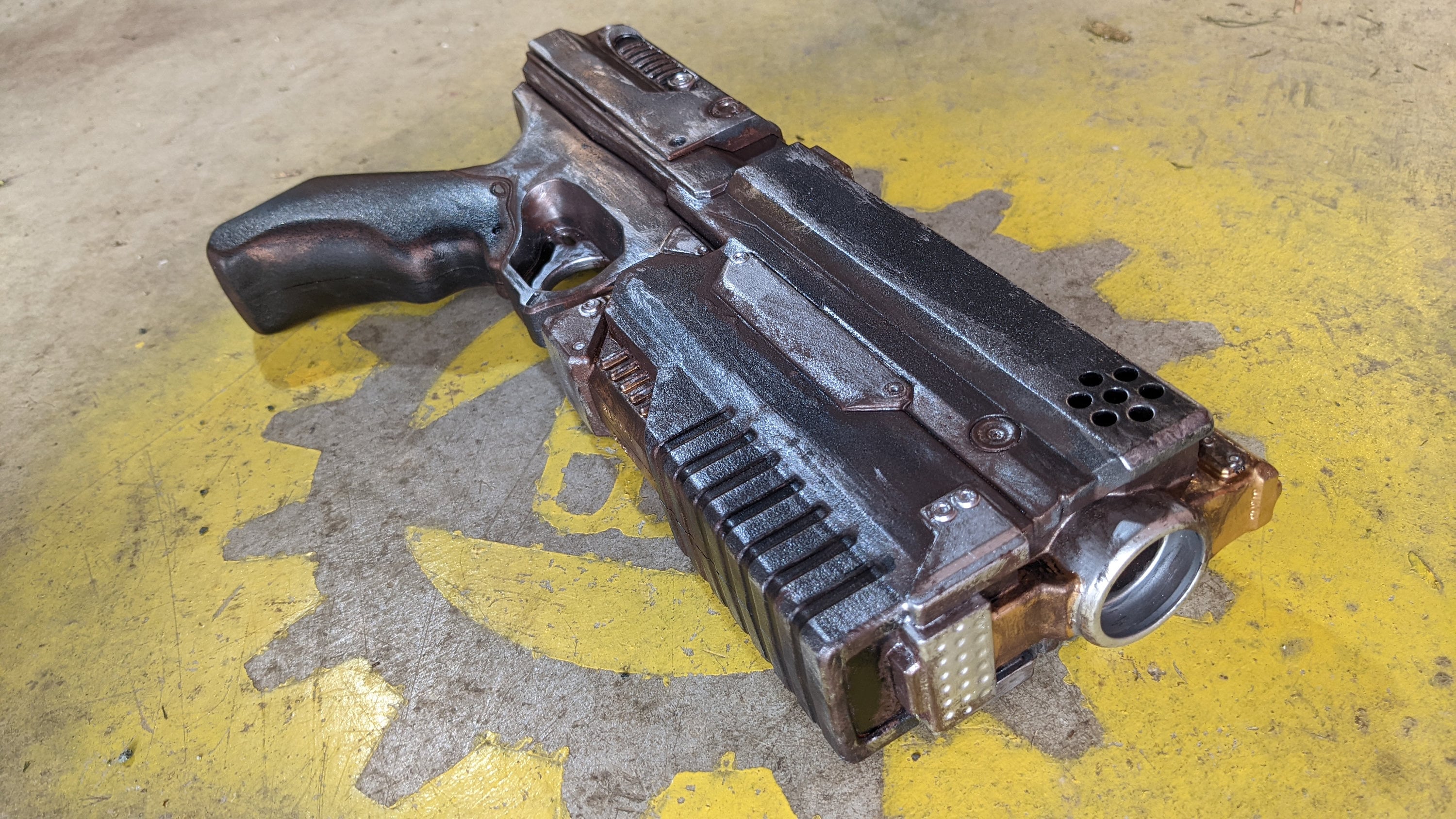 Futuristic Airsoft Revolver