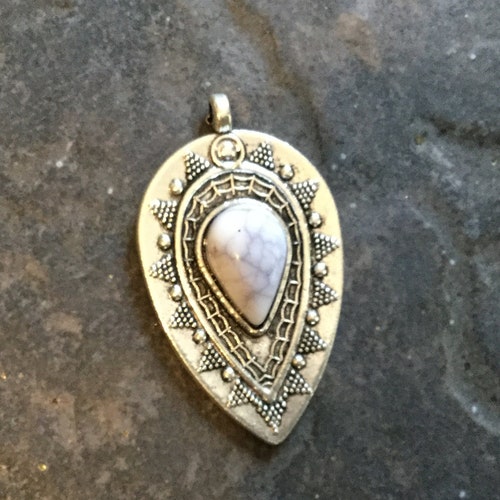 Natural Rock Quartz Triangle Pendant // Healing Gemstone | Etsy