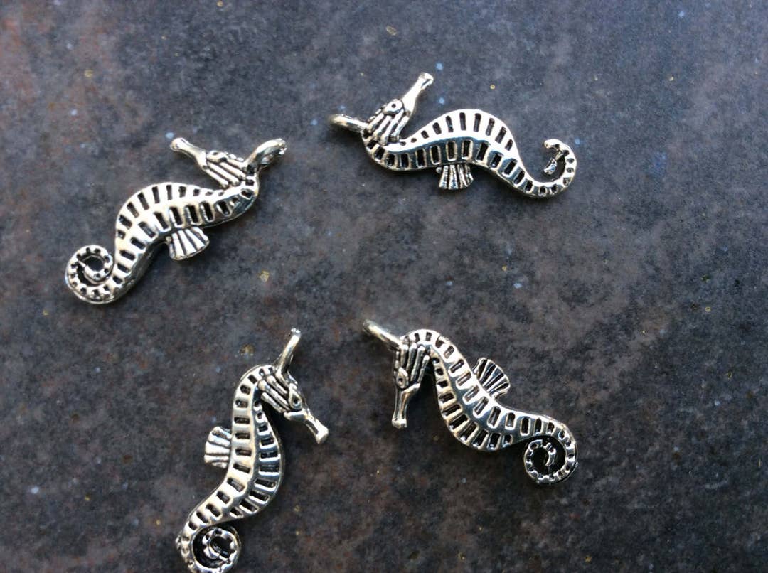 Seahorse Charms Package of 4 Beach Theme Charms Silver Seahorse Charms ...