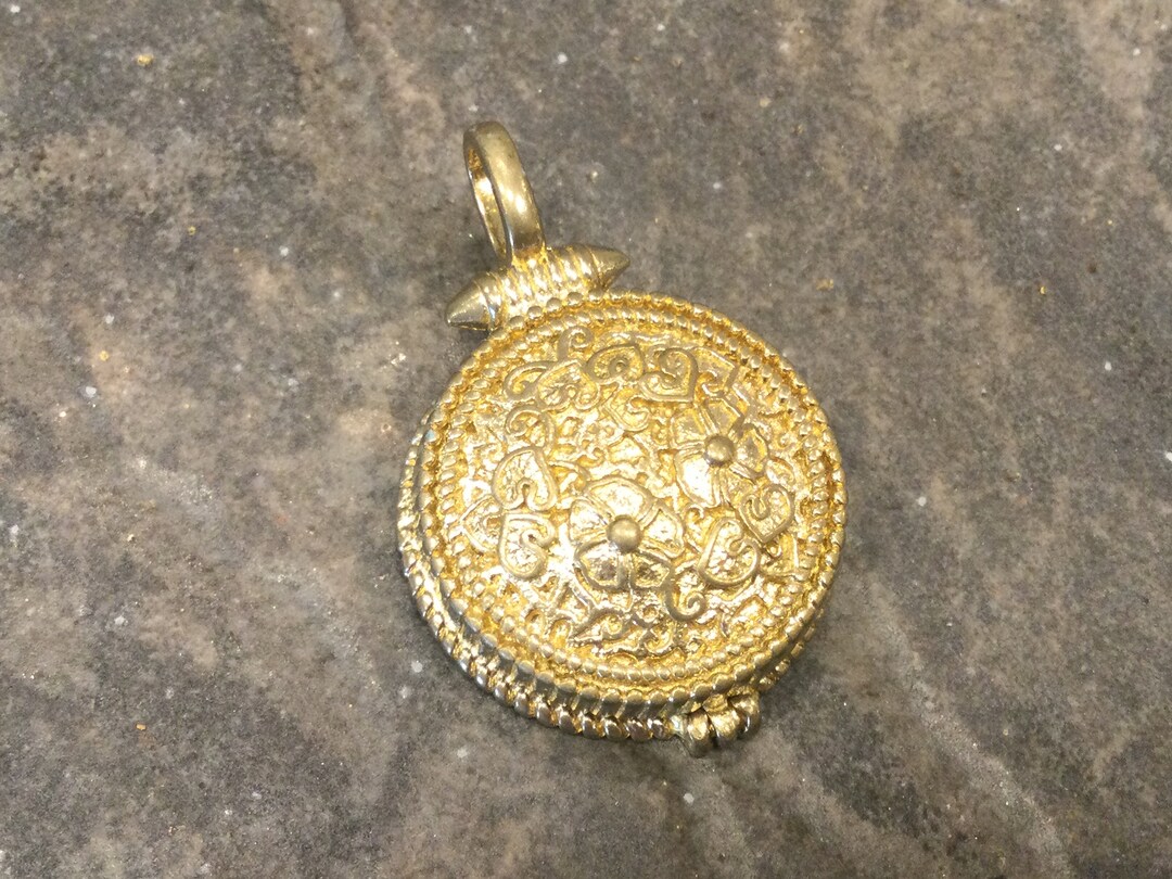 Antique Burnished Gold Locket Pendants With Large Hole Bail Exquisite ...