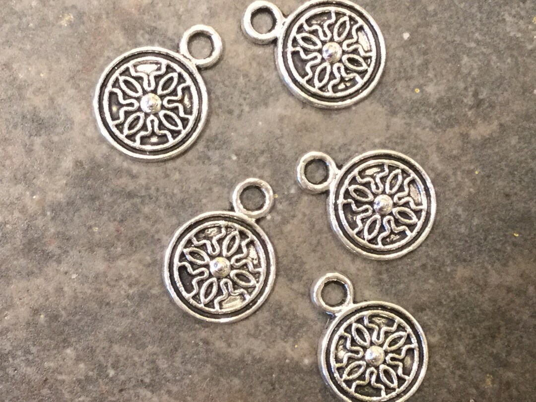 Round Silver Flower Drop Charms Package of 5 Charms Great Quality ...