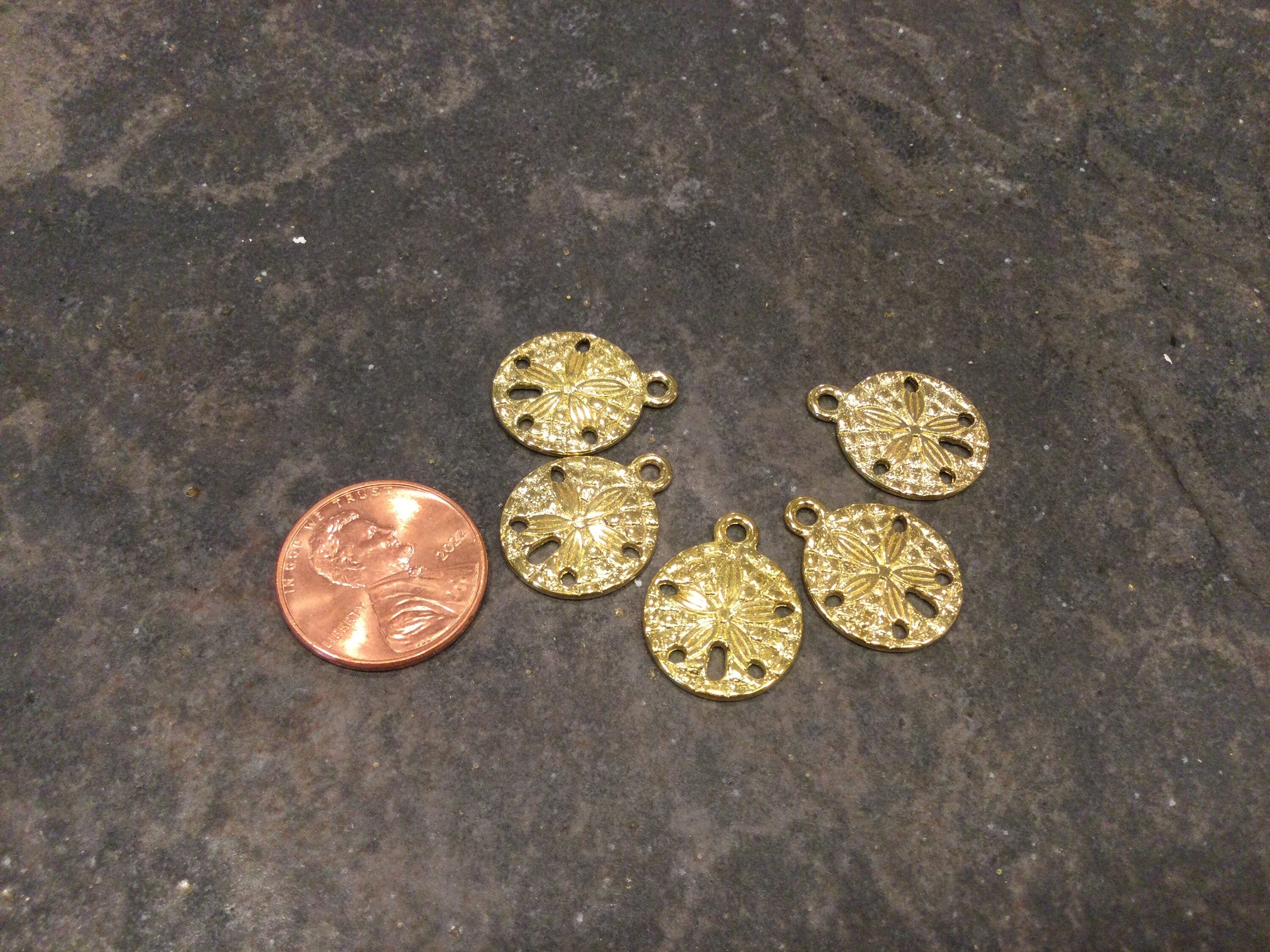 Sand Dollar Charms in Gold Finish Package of 5 Charms Top - Etsy