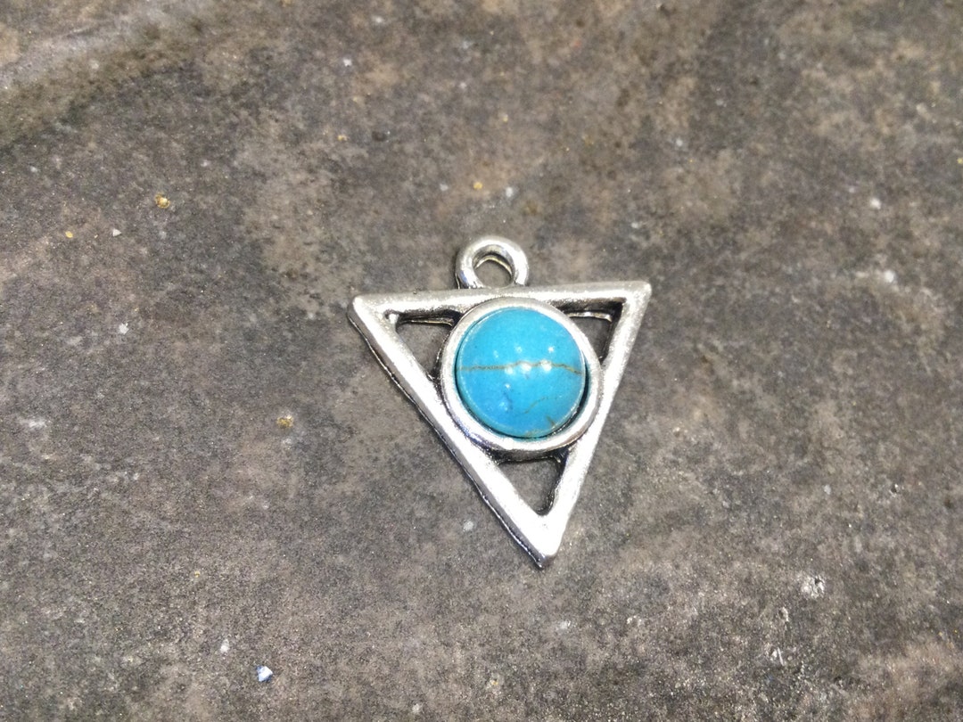 Small Turquoise Arrow Pendants With Open Design and Turquoise Howlite ...