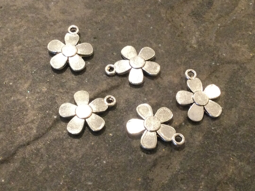 CLEARANCE Silver Daisy Flower Charms Package of 5 Charms for Jewelry ...