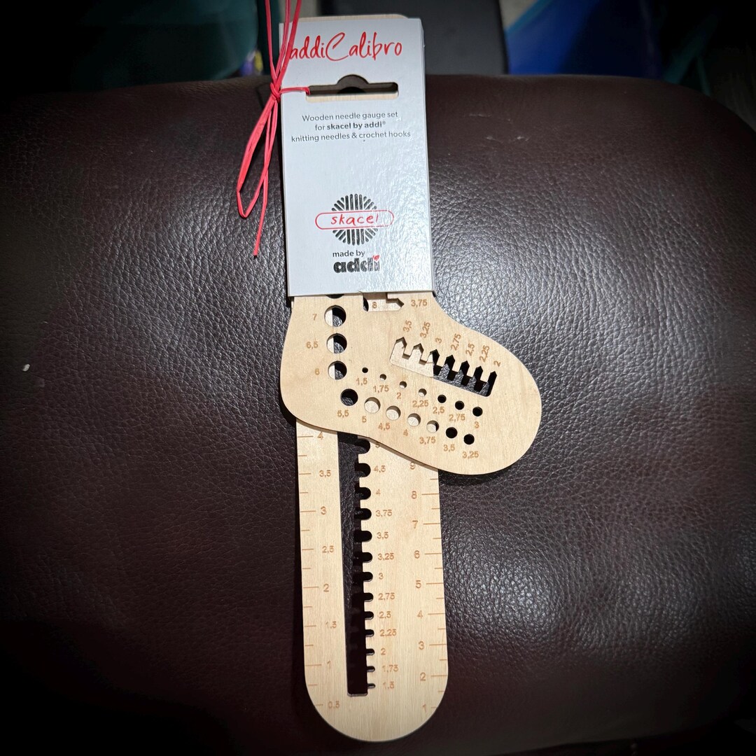 Addi Calibro Wooden Needle Gauge Set, Allows Accurate Sizing for All ...