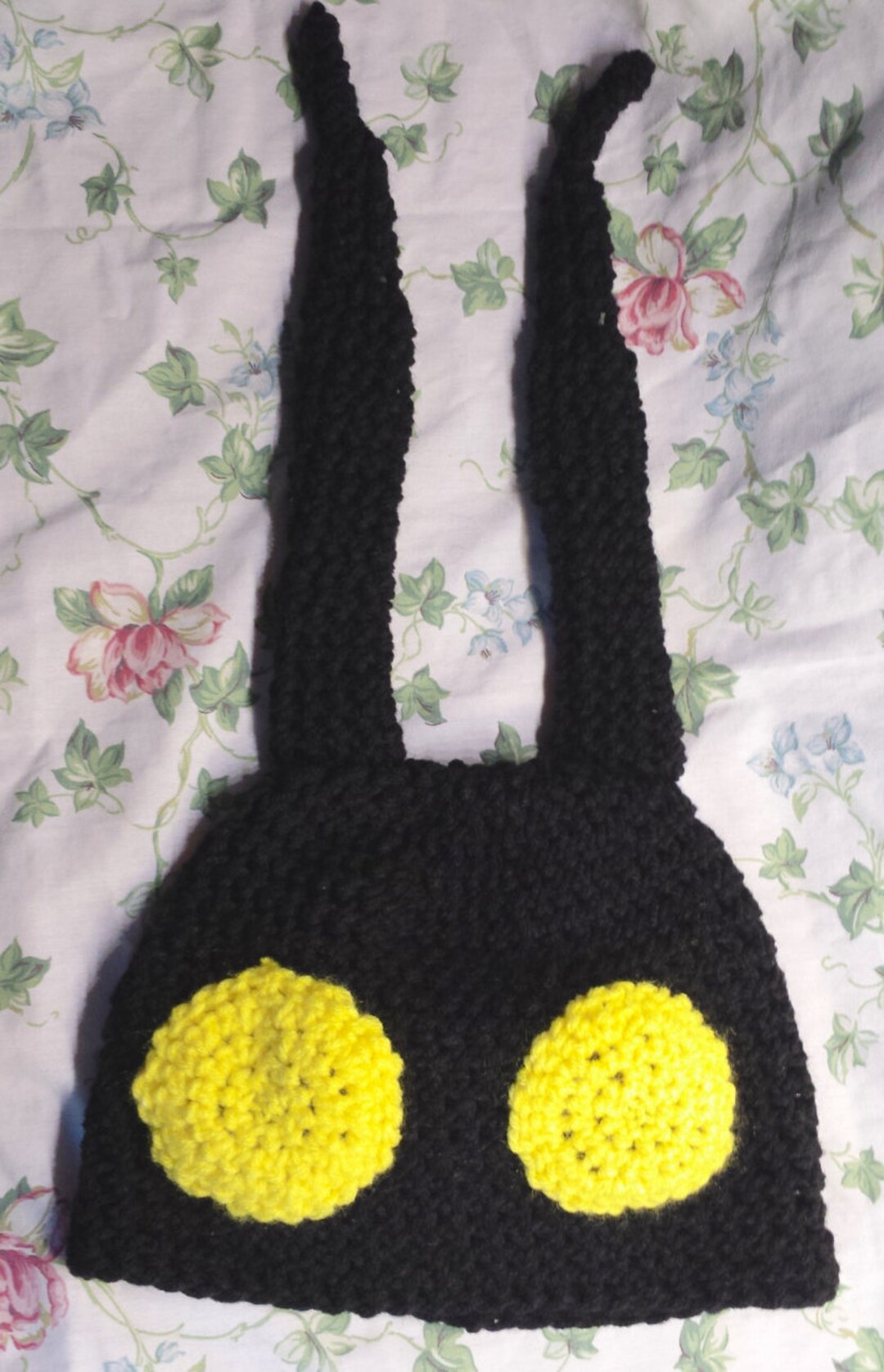 Heartless Shadow Beanie - Etsy