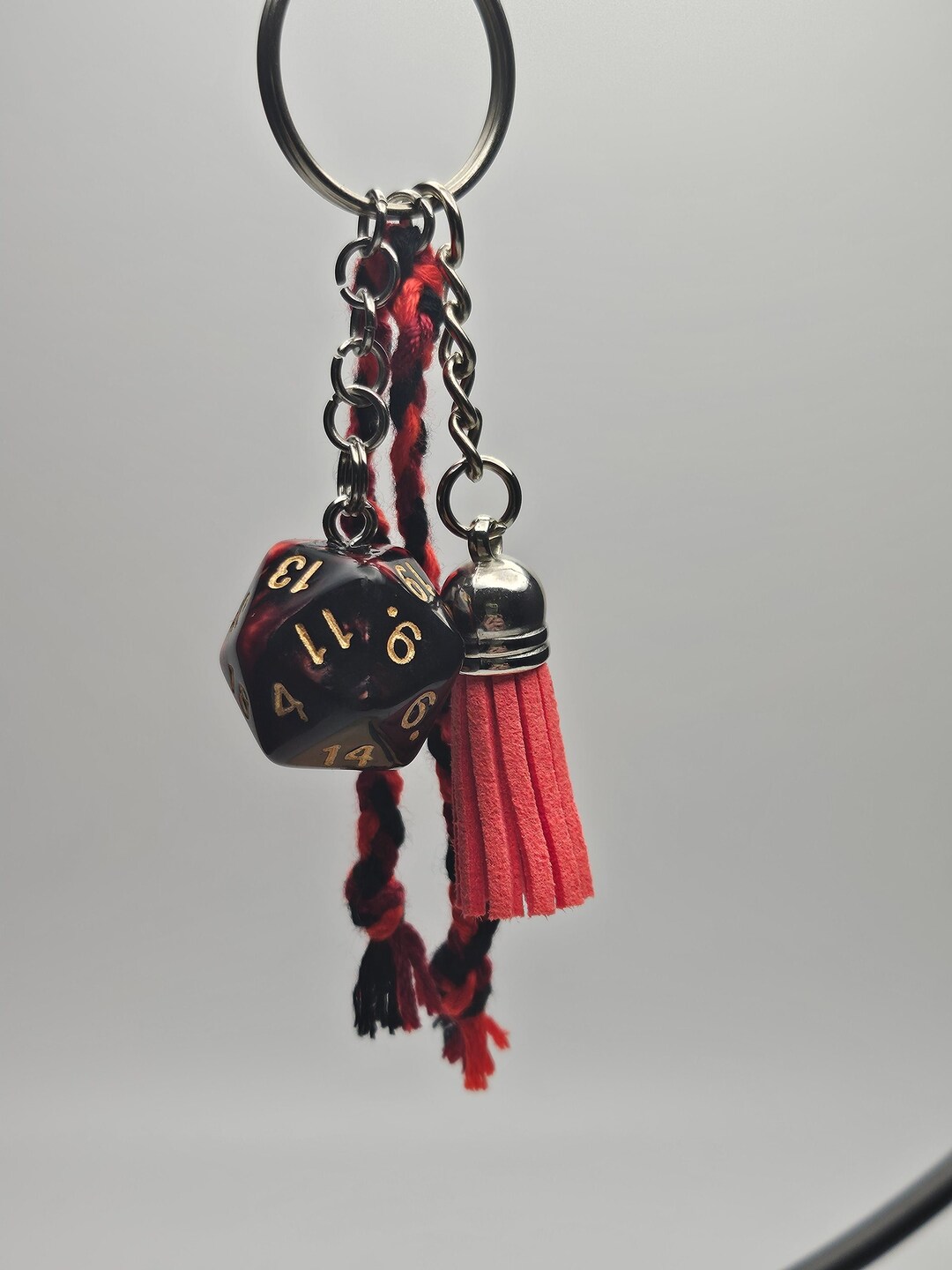 D20 Keychain in Onyx and Garnet Swirl - Etsy