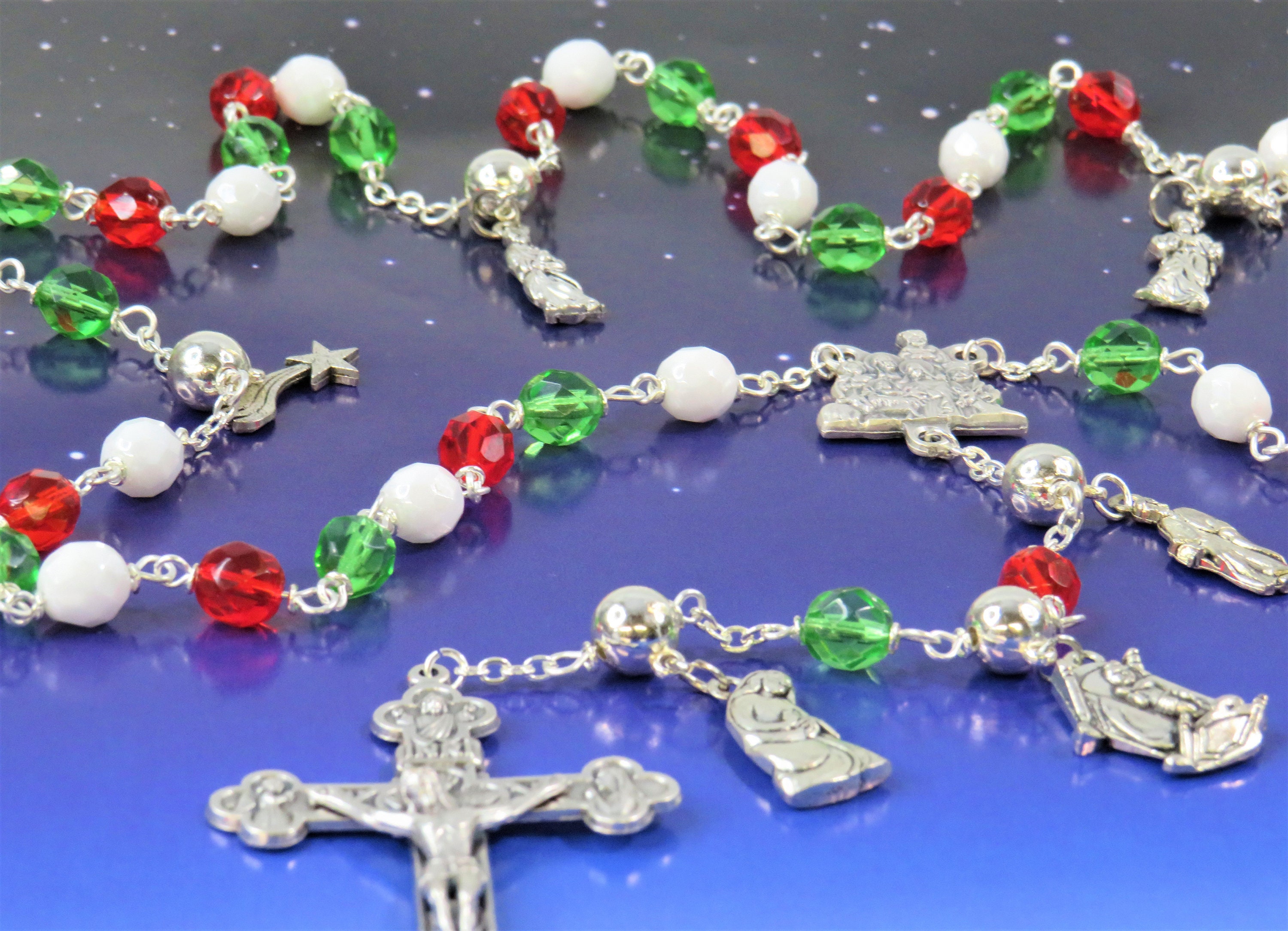 Nativity Christmas Rosary - Czech Red, Green and White Glass 8mm Beads ...
