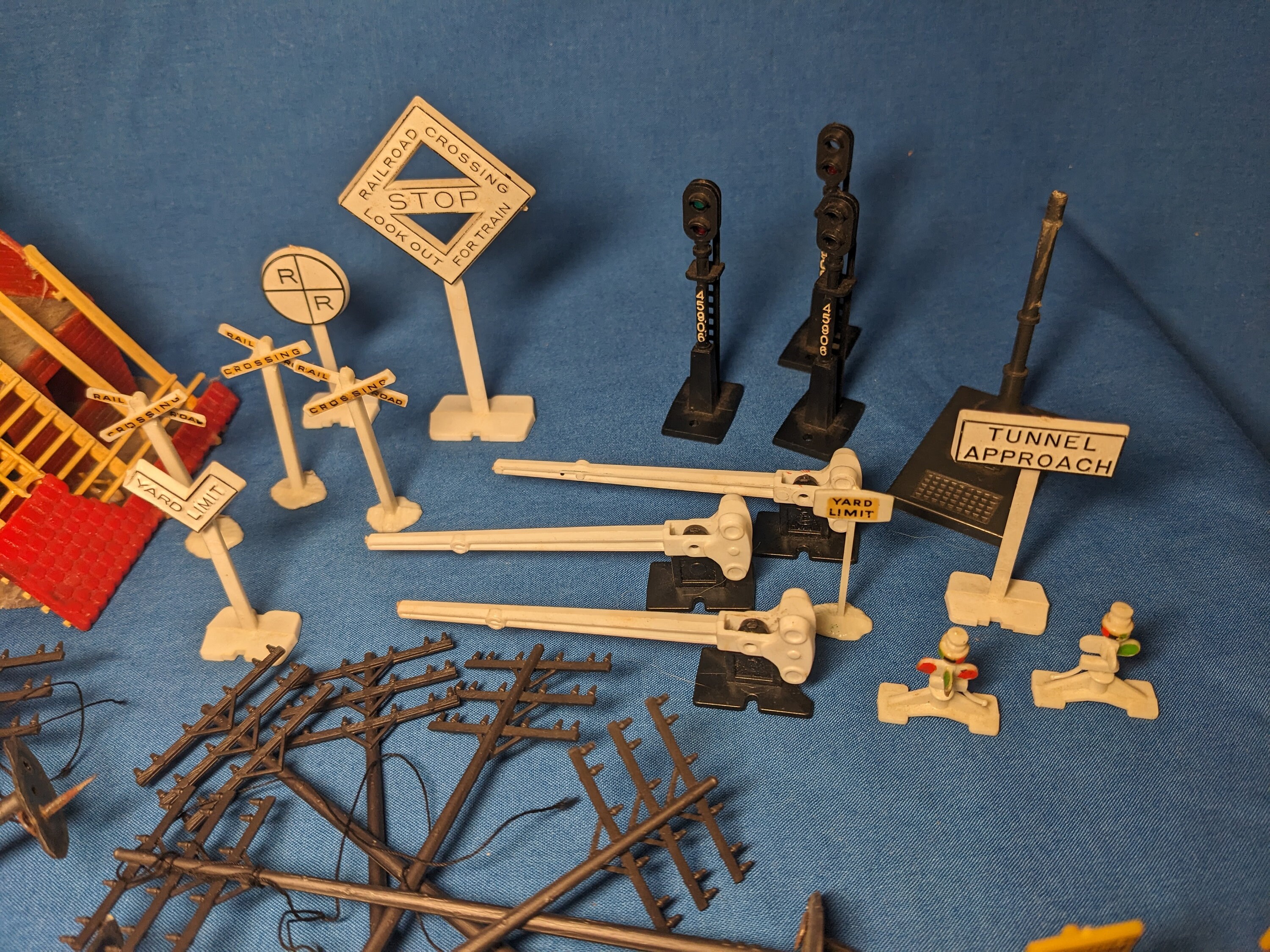 HO Scale People, Signs, Cattle Lot - Etsy