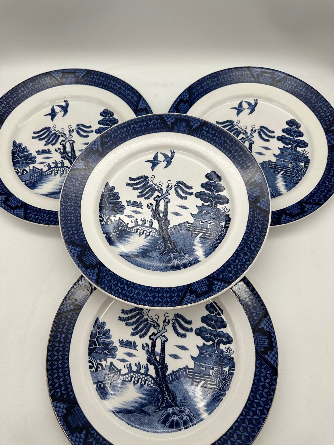 Set of 4 Blue Willow Pattern Dinner Plates / Blue and White 41124/001 ...