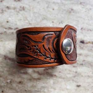 Hand Tooled Leather Wrist Band. - Etsy