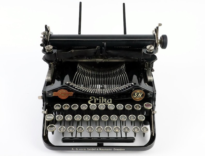 Antique Erika Model 3 Vintage Typewriter by Seidel & Naumann Dresden ...