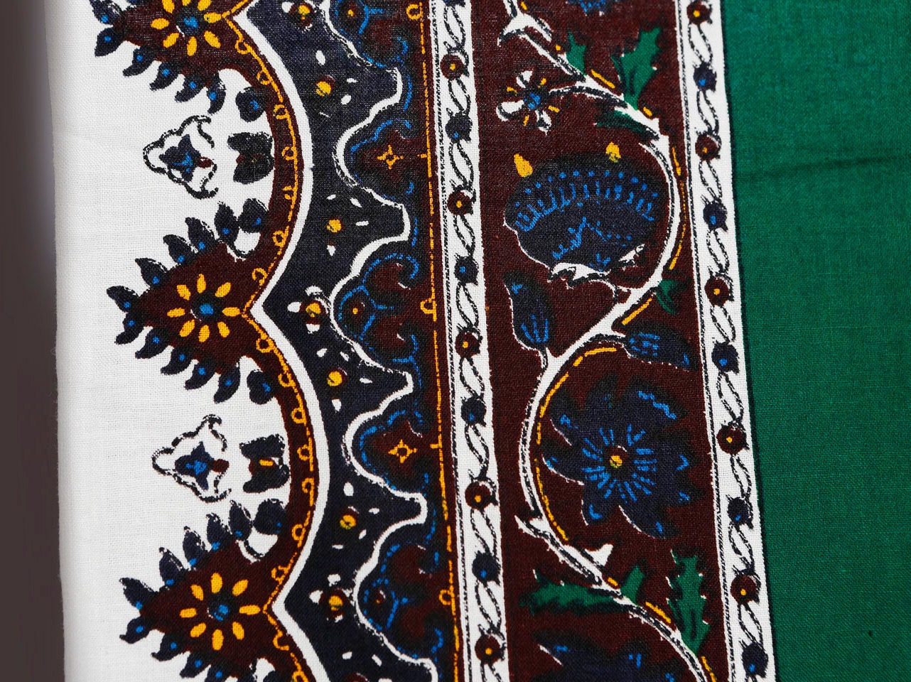 70's Guaranteed Dutch Java Print Forest Green With Navy Blue White and ...