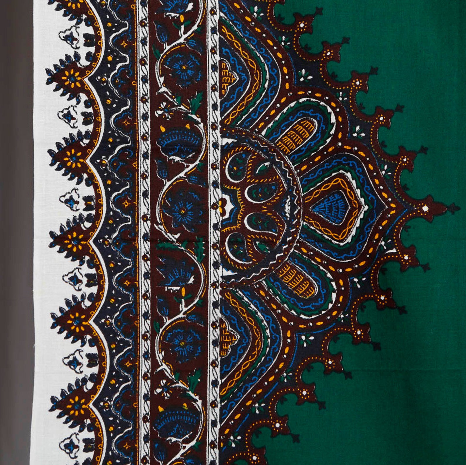 70's Guaranteed Dutch Java Print Forest Green With Navy Blue White and ...