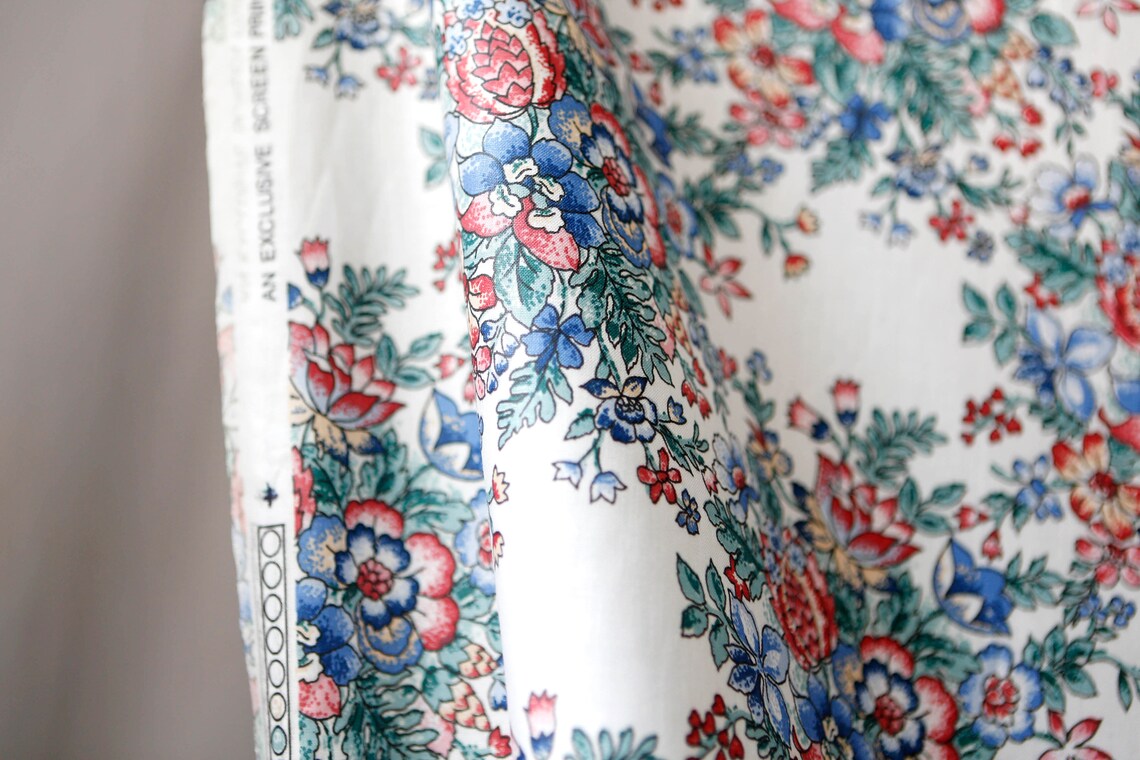 1988 Atelier Polished Cotton Fabric - White With Flower Clusters in ...