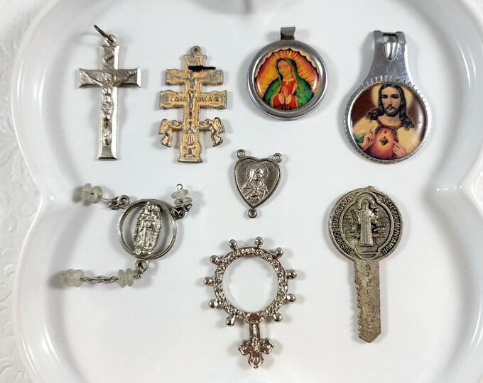 8 Religious Medals Crosses Unique Items / Assorted Religious Medal Lot ...