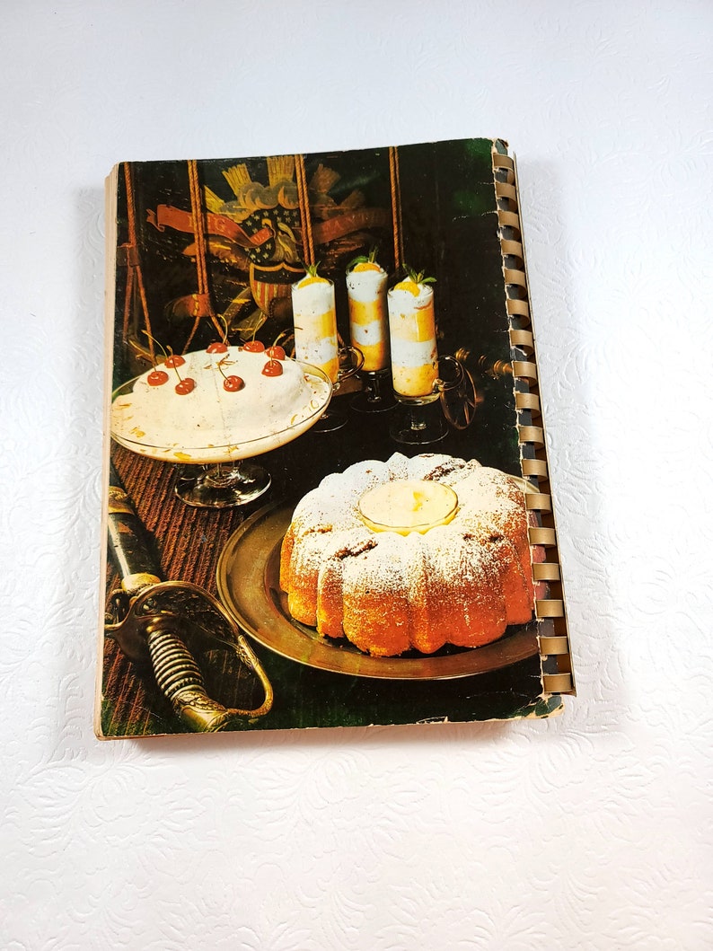 Recipes on Parade Quick & Easy Dishes / 1969 / 1000 World Wide - Etsy