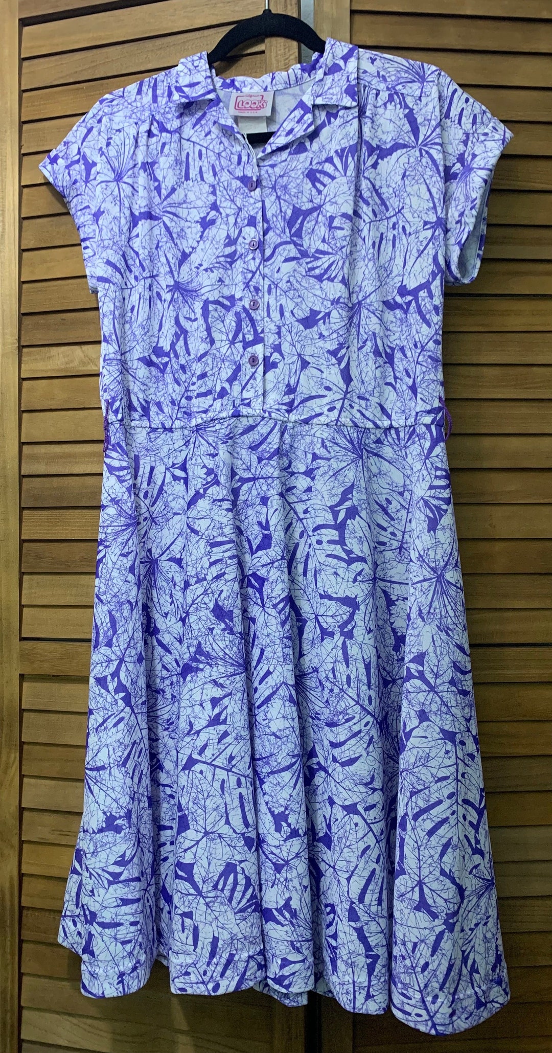 Cute California LOOKS Brand A-line Dress With White Tropical Fauna on ...