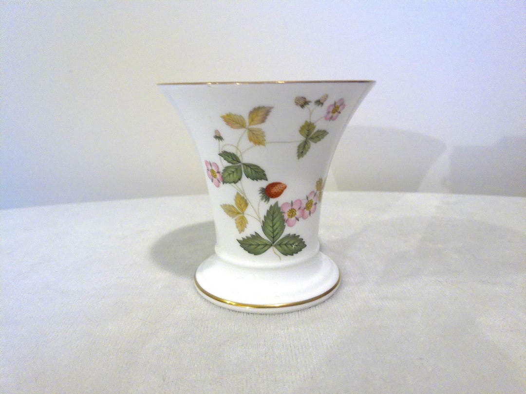 Vintage Wedgwood Wild Strawberry Bone China Vase - Etsy