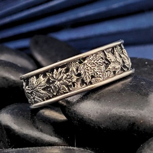 AUTUMN MAPLE LEAVES Gothic Carved, Fall Tree Leaves, Layered Foliage ...