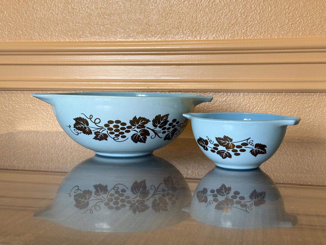 Vintage Pyrex Delphite Blue Golden Grapes Chip and Dip Cinderella Bowls ...