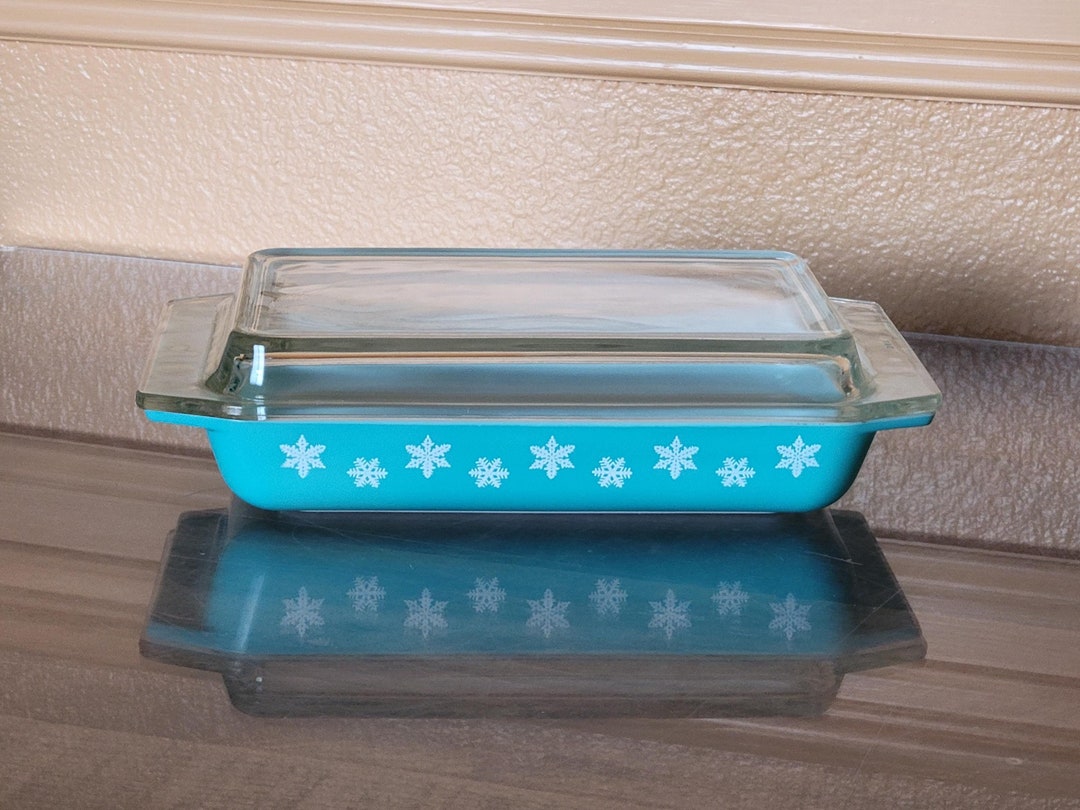 Vintage Pyrex 548 B Blue Snowflake With Lid - Etsy