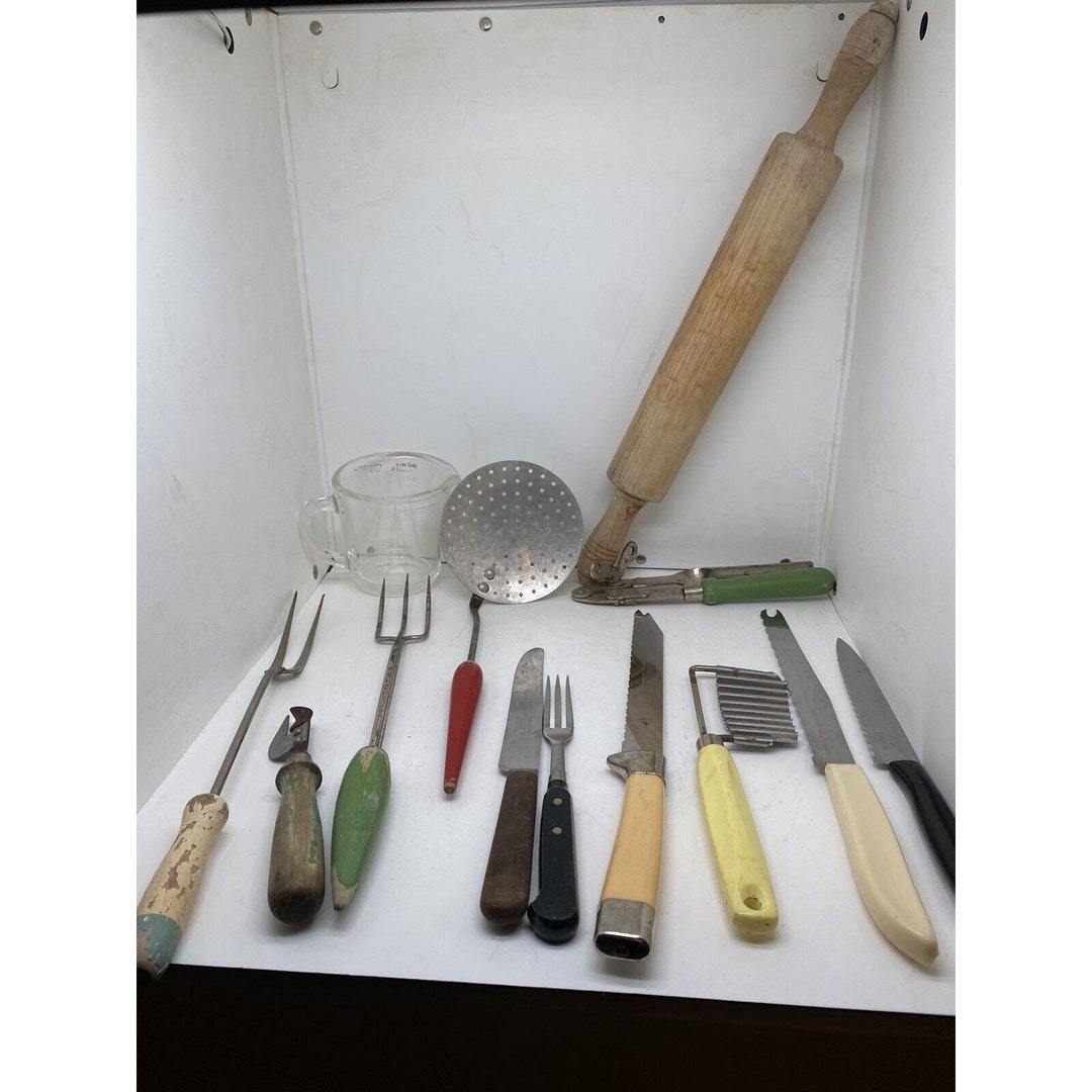 13 Piece Vintage Kitchen Utensils - Etsy